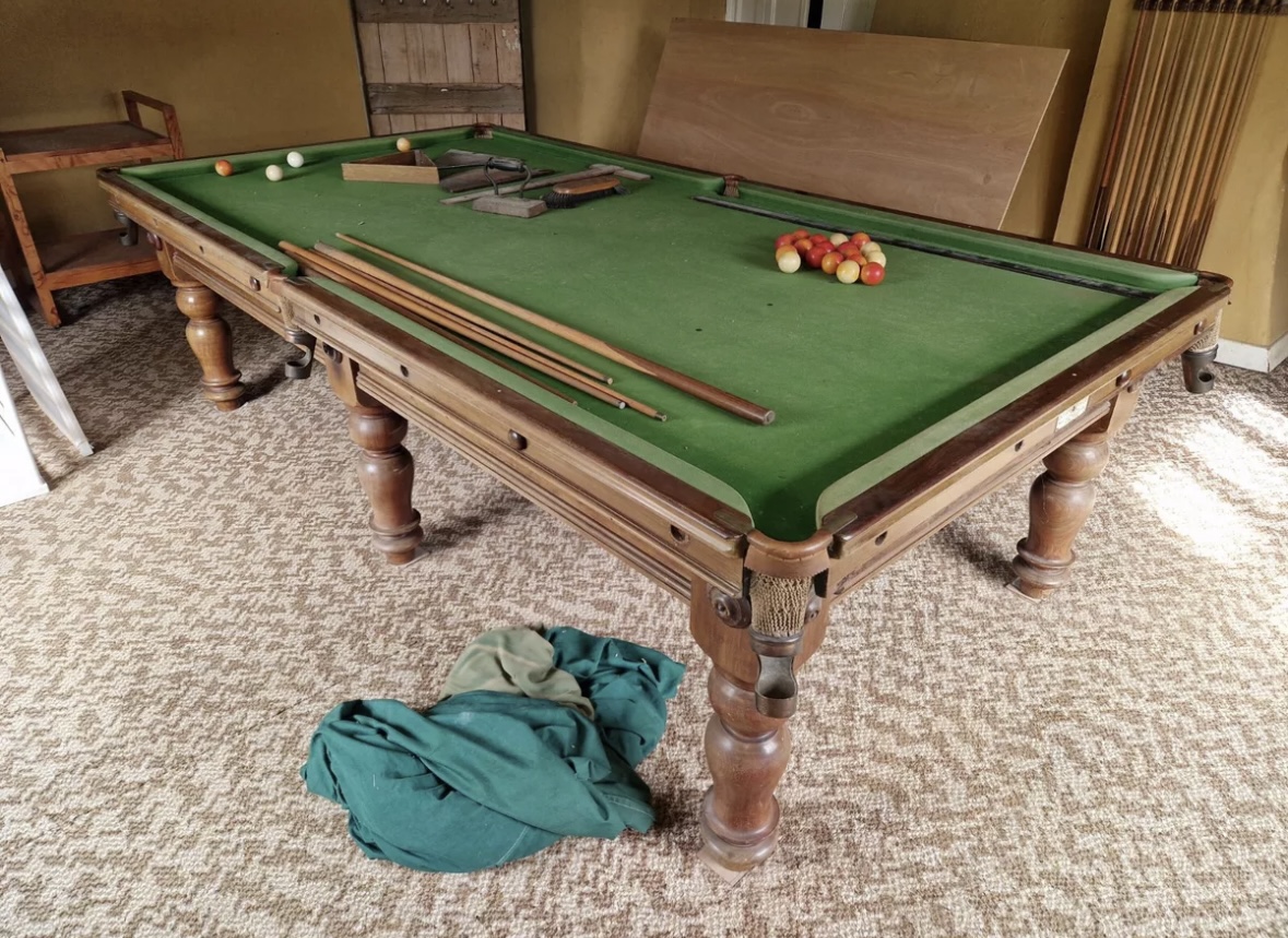 9ft mahogany Orme table - John Bennett Billiards