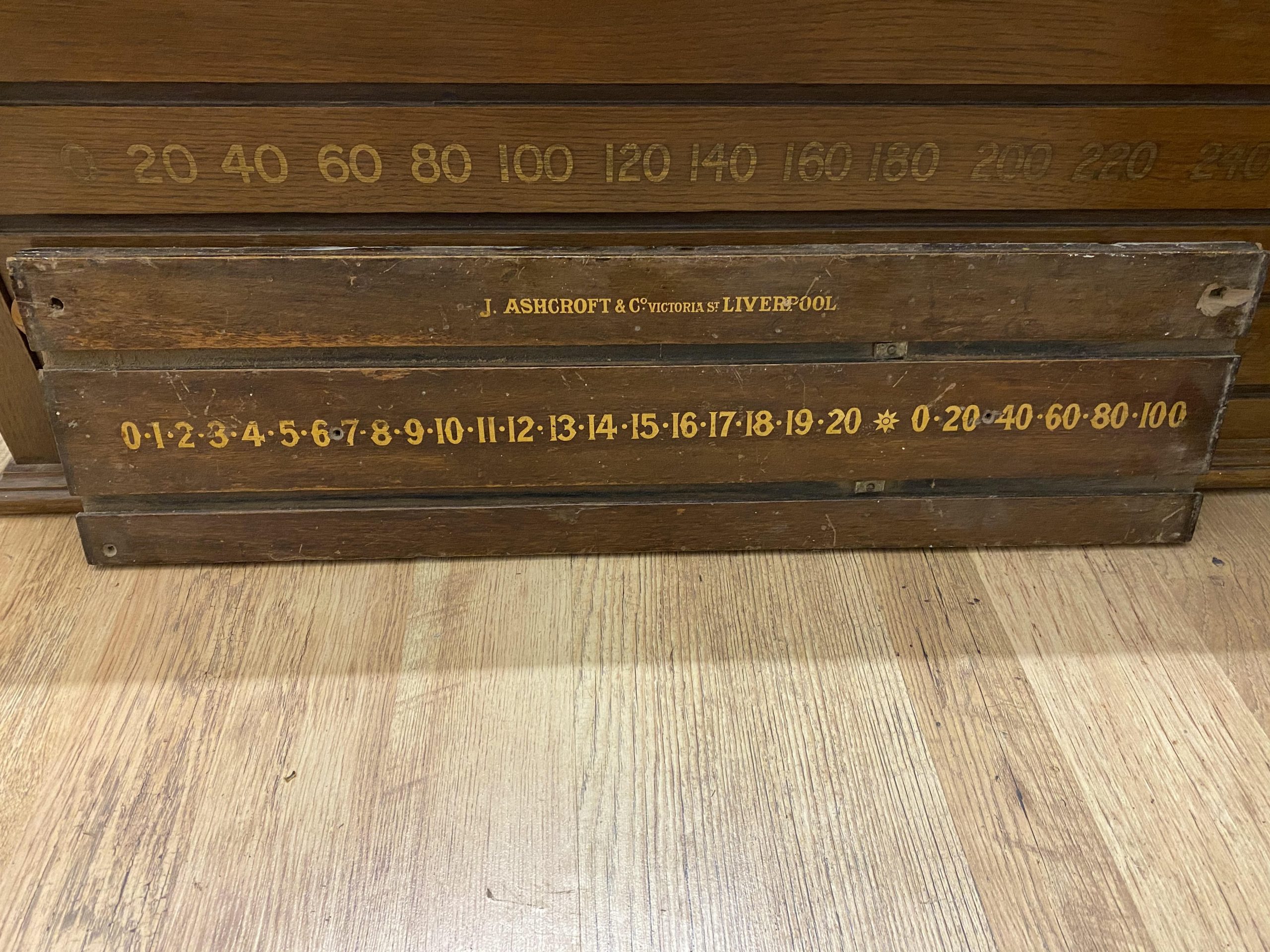 Antique Edwardian Ashcroft's mahogany scoreboard - John Bennett Billiards